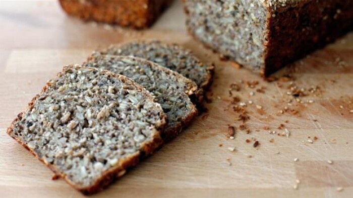 Kan man spise for meget rugbrød? | Mad | DR