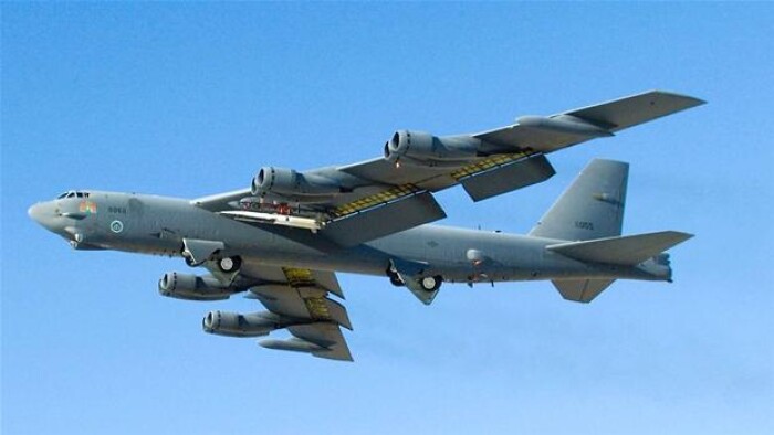 Amerikanske bombefly gennem kinesisk luftzone | Udland | DR