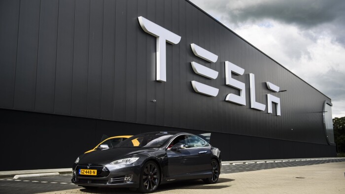 Salget eksploderede i december: Vi brugte op mod en milliard på de dyre ...