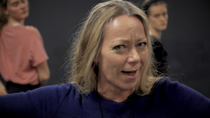 Turen i Føtex har aldrig lydt bedre: Mette sender søde toner ud over ...