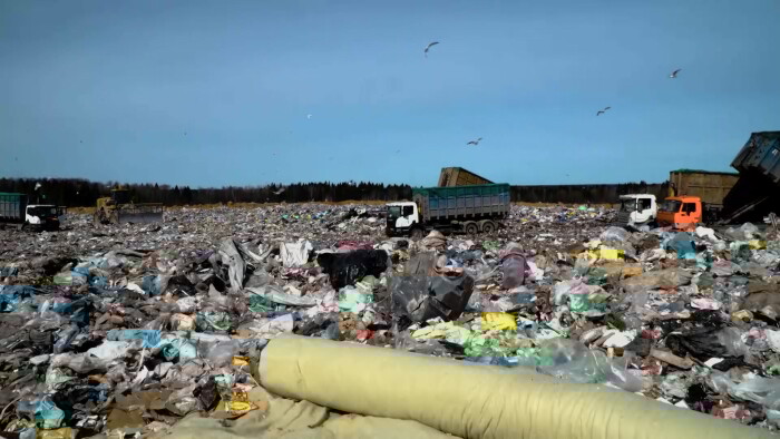 Gasser fra russisk losseplads giver de lokale kvalme, hovedpine og ...