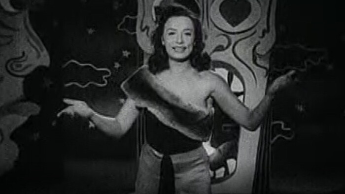 VIDEO: Dansk fjernsyn i 70 år - Se den første udsendelse med Lily ...