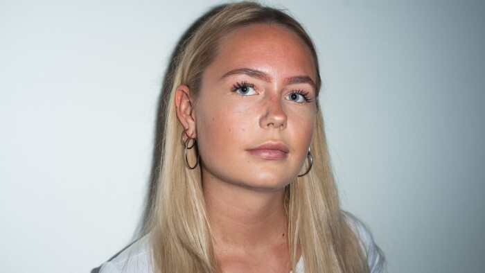 Amanda på 19 er besat af, hvad andre tænker om hende: 'Min frygt ...