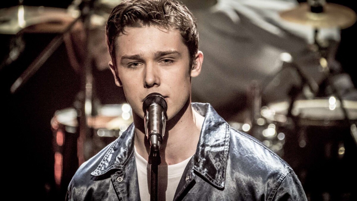 Fra start blev Hugo Helmig landskendt: Debutsinglen toppede listerne ...