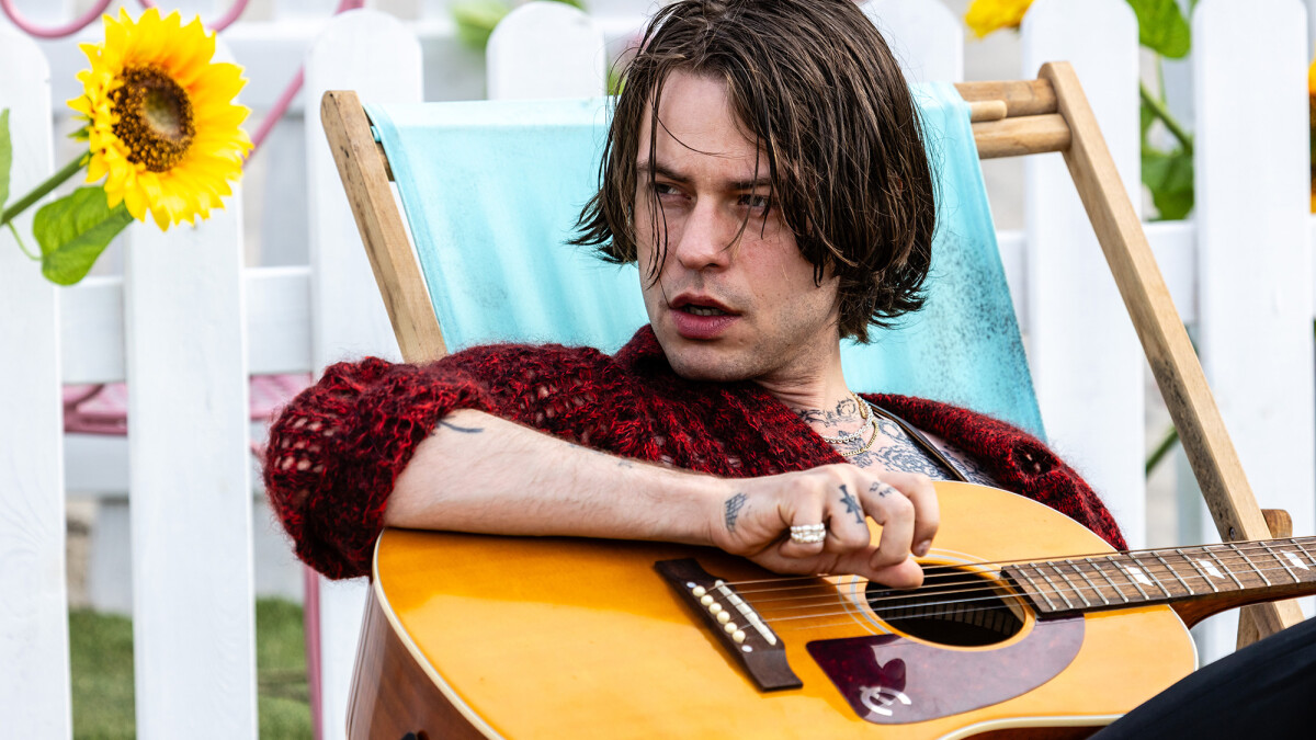 Forsangeren fra 'det vigtigste danske band i nyere tid' er gået solo ...