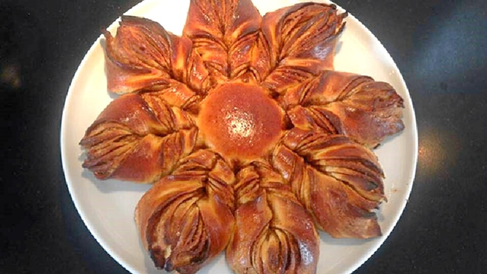 Smuk Jule-kanel-stjerne - opskrift | Den store Julebagedyst | Mad | DR