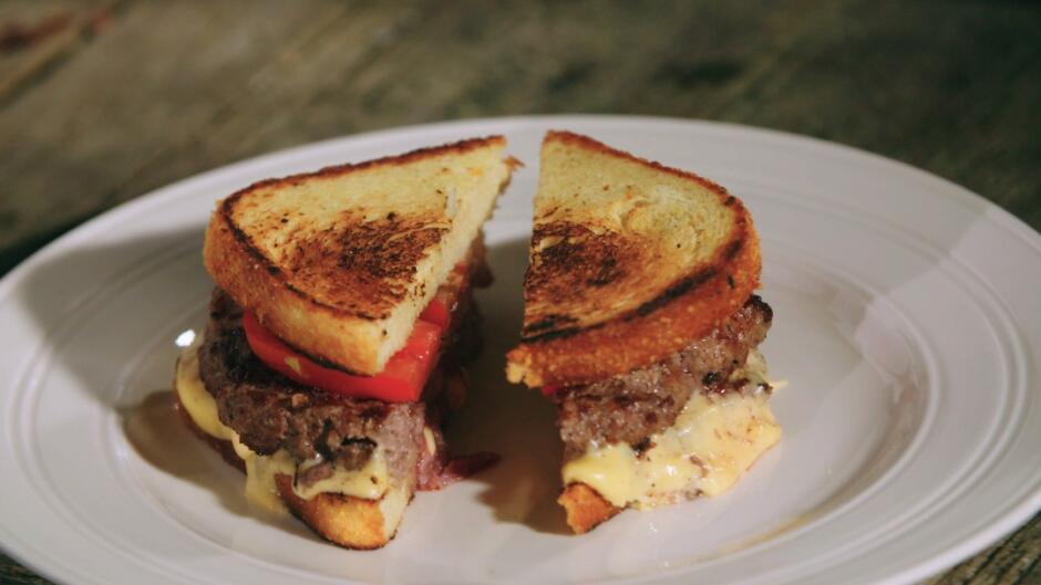 Louis lunch - burger | Mad | DR