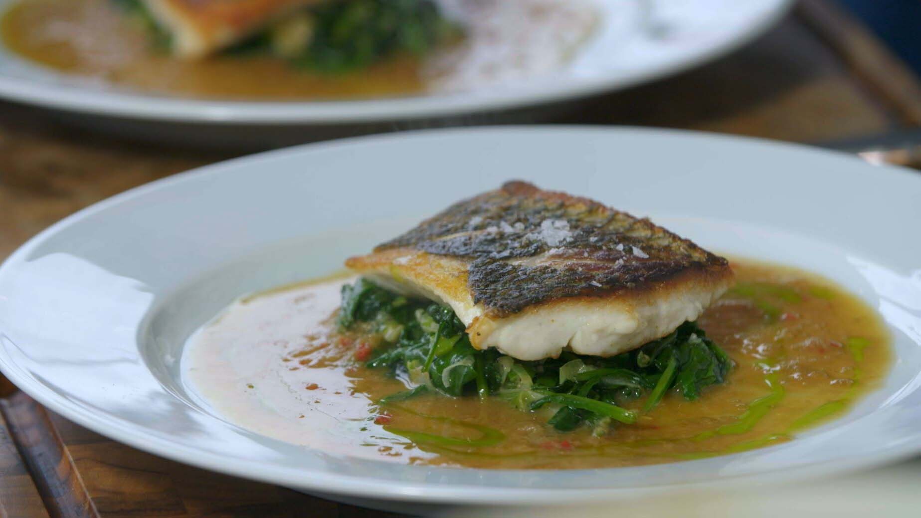 Asiatisk multe med ponzusoja, spinat og citrongræs | Mad | DR | Mad | DR