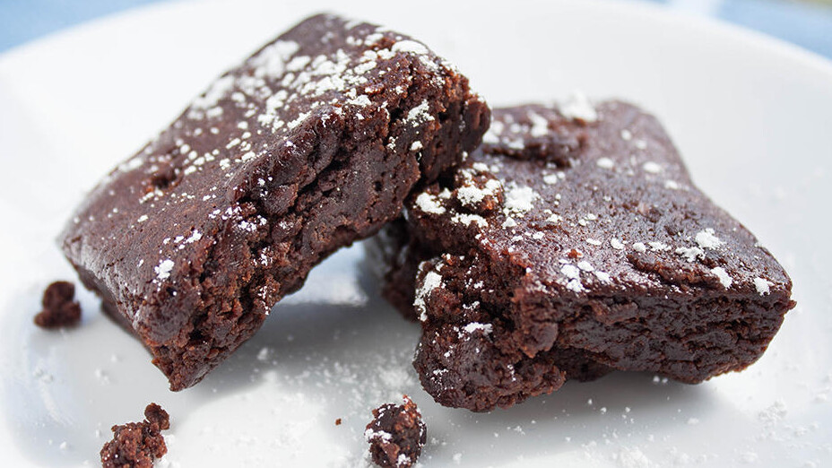 Snasket chokoladekage - nem brownie - opskrift | Mad | DR