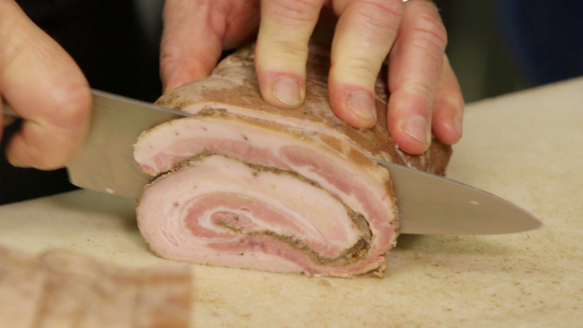 Rullepølse - Få Brødrene Prices opskrift her | Mad | DR