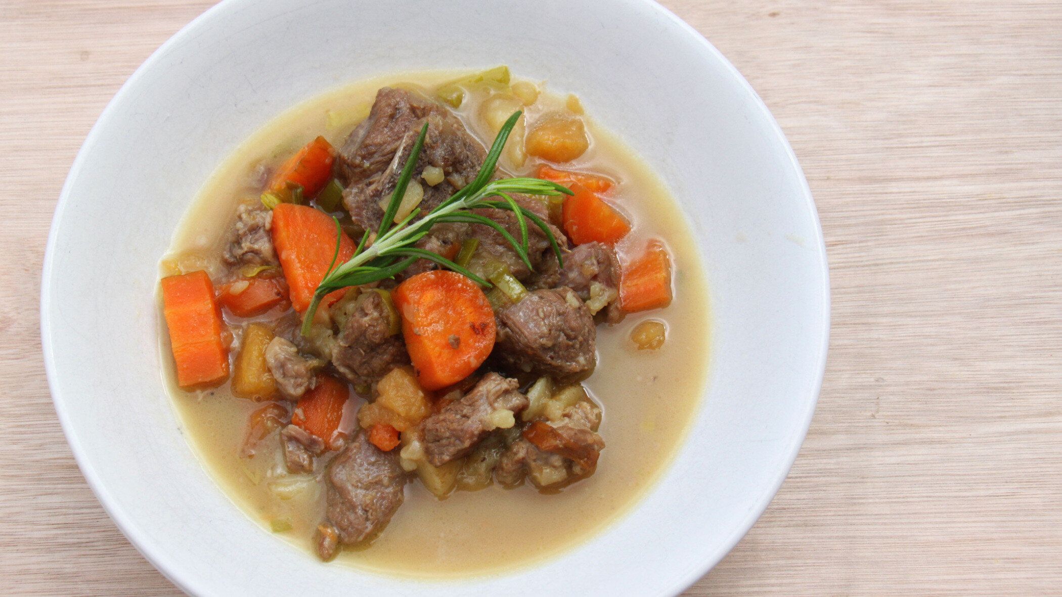 Welsh cawl med lammekød - gryderet opskrift | Anne & Anders | Mad | DR