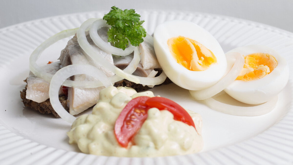 Langt de fleste danske sild kommer fra Norge | Mad | DR