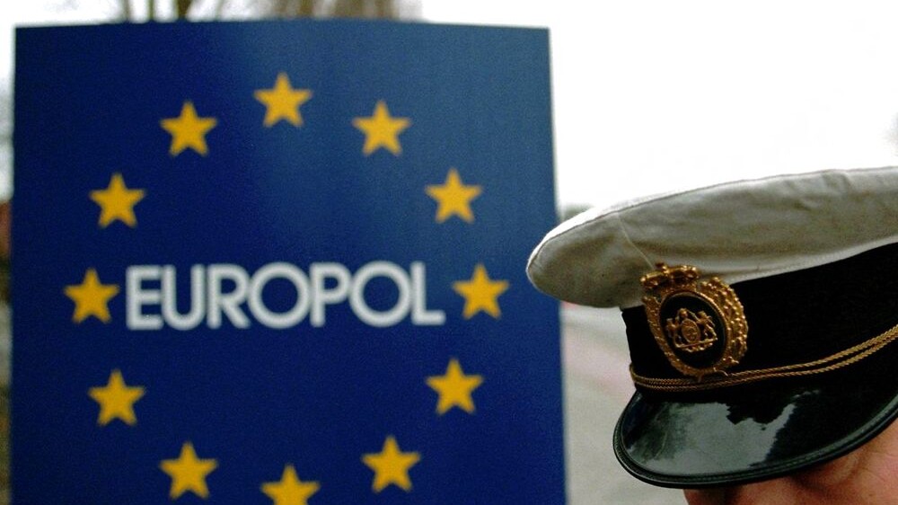FAKTATJEK: Forskellen på Interpol og Europol | EU 2015 | DR