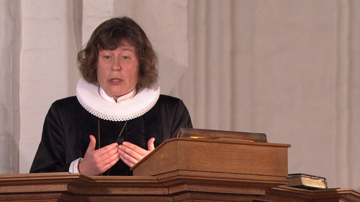 Biskop advarer mod at blande krig og religion | Tro | DR