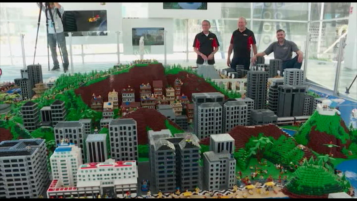 VIDEO Danmark donerer gigantisk Lego-model af Rio | Paralympic Rio 2016 ...