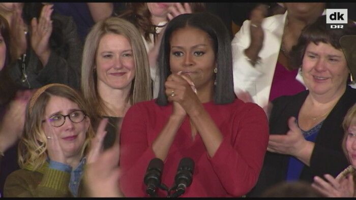 VIDEO Rørt Michelle Obama tager afsked | Udland | DR