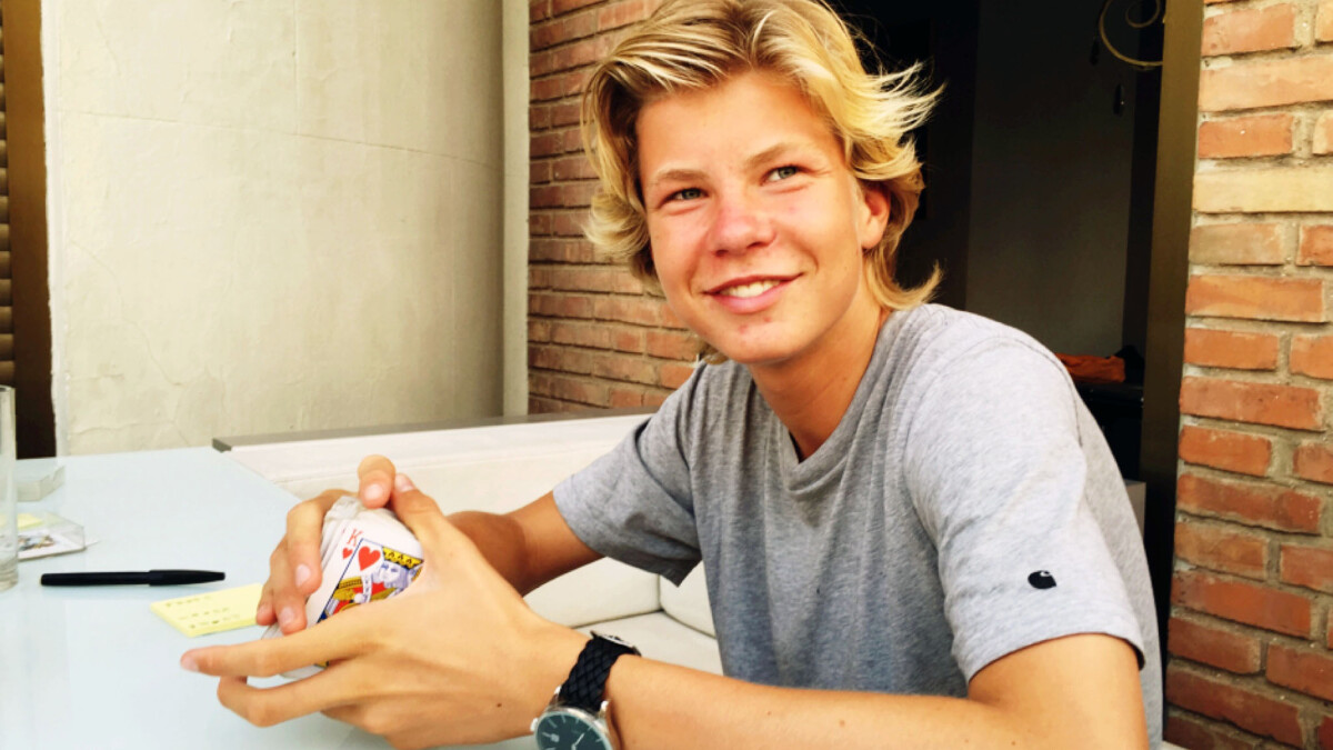 Læge tiltalt for grov forsømmelse efter at 16-årig døde af meningitis ...