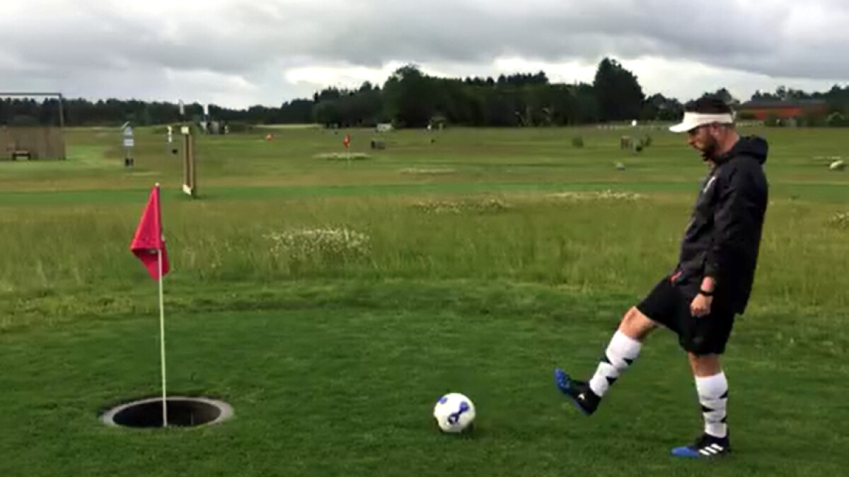 Verdens bedste i fodboldgolf kåres i Danmark | Trekantområdet | DR