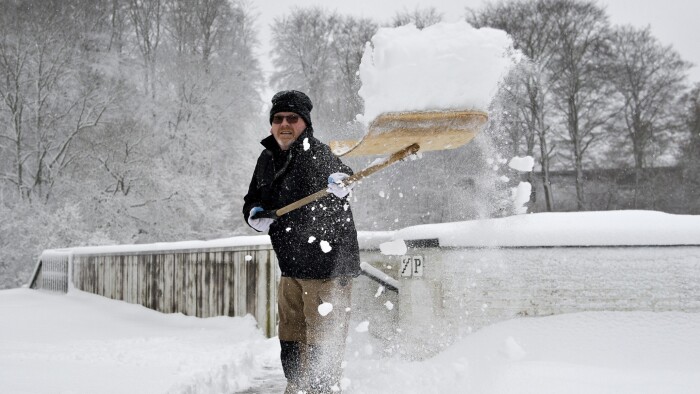 VIDEO Mere sne i nat: Sådan sikrer du en optimal snerydning | Vejret | DR