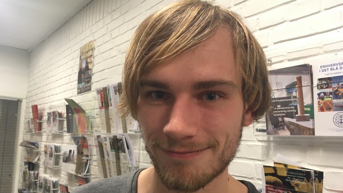 Oskar blev smidt ud af gymnasiet: Nu får en mentor ham ud af sengen ...