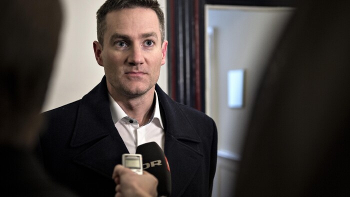 K-profil tager folketings-orlov for at passe sin turistvirksomhed | Politik | DR