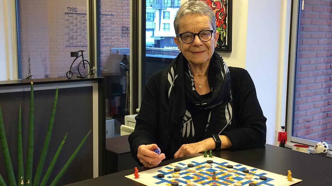 Lilly ejer et ganske særligt brætspil: Haps Hitler! | Midt- og ...