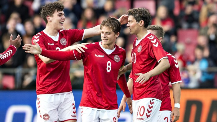 VIDEO Hård dag for de danske U-landshold i fodbold | Fodbold | DR