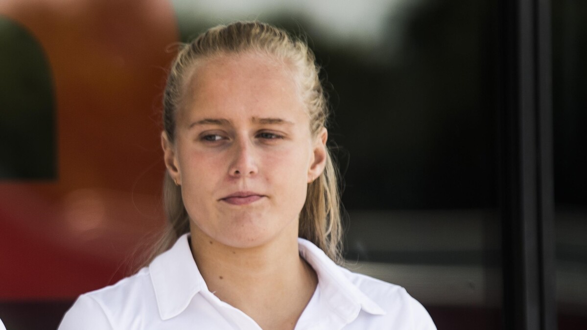 Signe Bro slutter sidst i omdiskuteret EM-finale | Svømning | DR