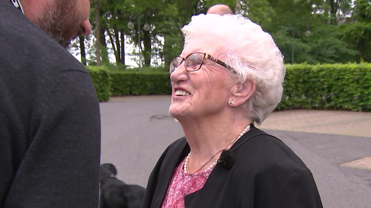 Gerda vandt frokost med dronningen: 'Jeg kunne lige se hende tværs over ...