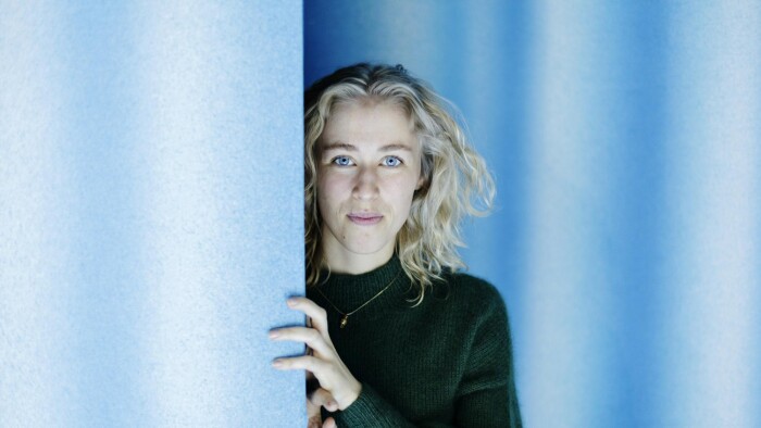 25-årige Matilde er midt i sit store gennembrud, men kan ikke selv ...