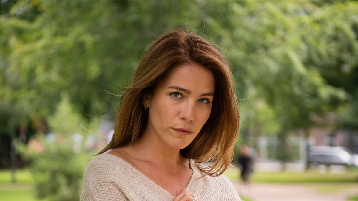 Simone troede, hun skulle læse på universitetet: Nu spiller hun med i ...