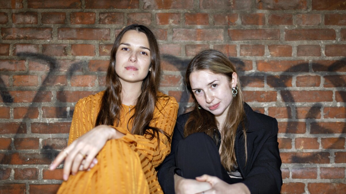 Søstrene Maria og Yasmin droppede solokarrieren og blev en duo: 'Vi var ...