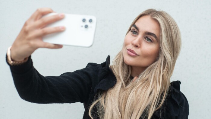 Matilde valgte sin kat, så den passer til hendes univers på Instagram ...