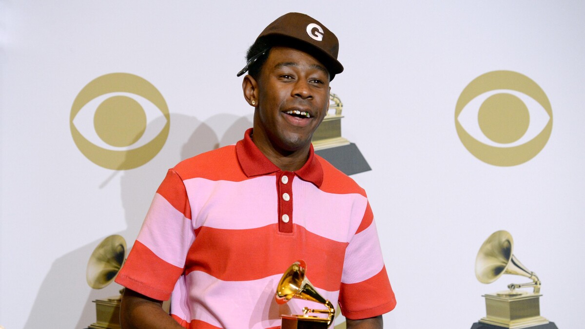 Hypet rapper stryger til tops på hitlisterne og hyldes for sit 'bedste ...