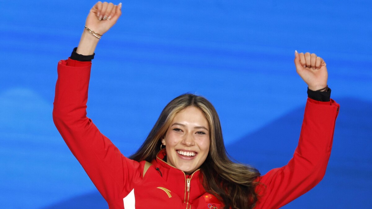 Gu' ka det lade sig gøre: Kinesisk skistjerne fik socialt medie til at ...