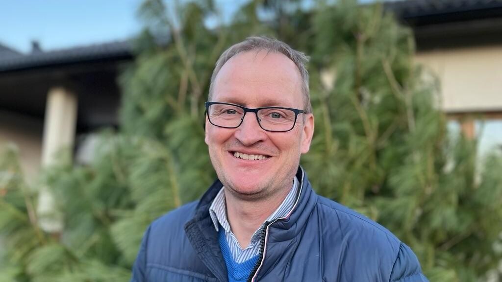 Christian bor i Polen og hjælper ukrainske børnehjemsbørn seks timer ...
