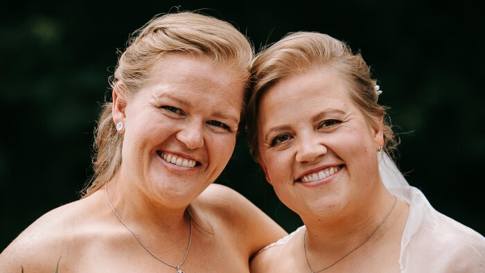 Kæresteparret Tina og Isabel smed 59 kilo i Fede forhold: I dag er de ...