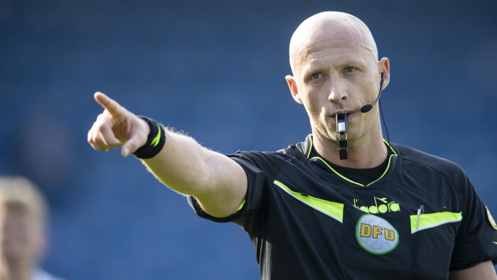 Tidligere fodbolddommer kritiserer DBU-udvalg | Kort sport | DR