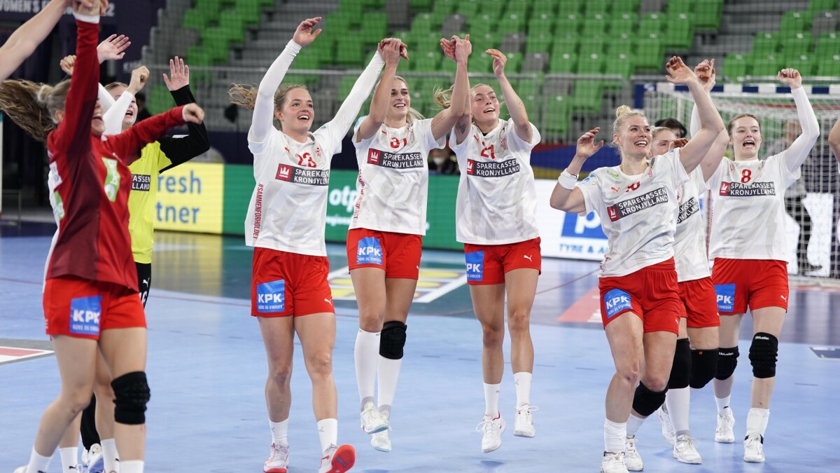 MINUT FOR MINUT Danmark spiller sig et skridt tættere på EM-semifinalen | EM håndbold | DR