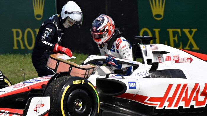 Australier straffet for at køre Kevin Magnussen af Formel 1-banen ...