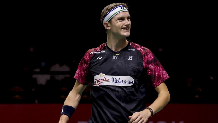 Axelsen fighter sig fortrinligt videre til titelkamp ved sæsonfinalen ...