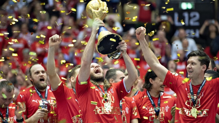 Vinder Danmark VM-guldet for tredje gang i streg? Eksperter er uenige | VM håndbold | DR