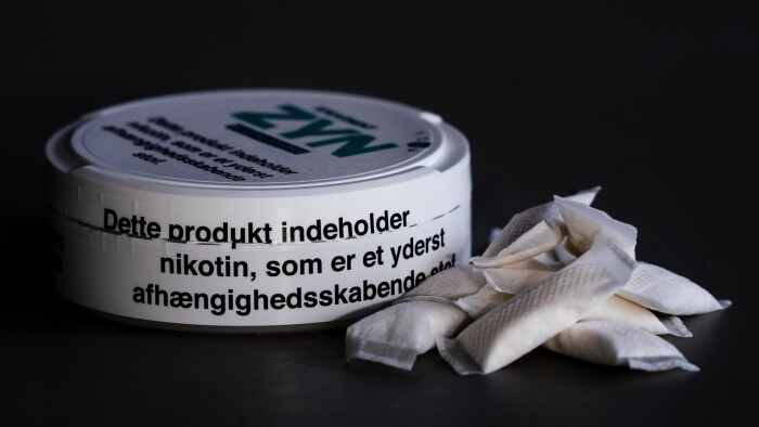 Unges stigende brug af nikotinposer bekymrer forskere | Indland | DR