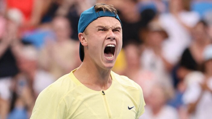 Rune har 'kurs direkte mod førstepladsen' i verden: Her er syv stjerner, han skal overvinde ...