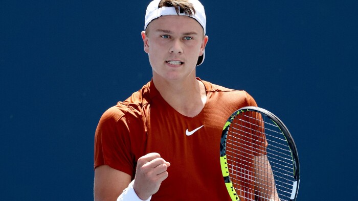 Holger Rune drømmer om at være den bedste singlespiller i verden, men spiller i dag en ...