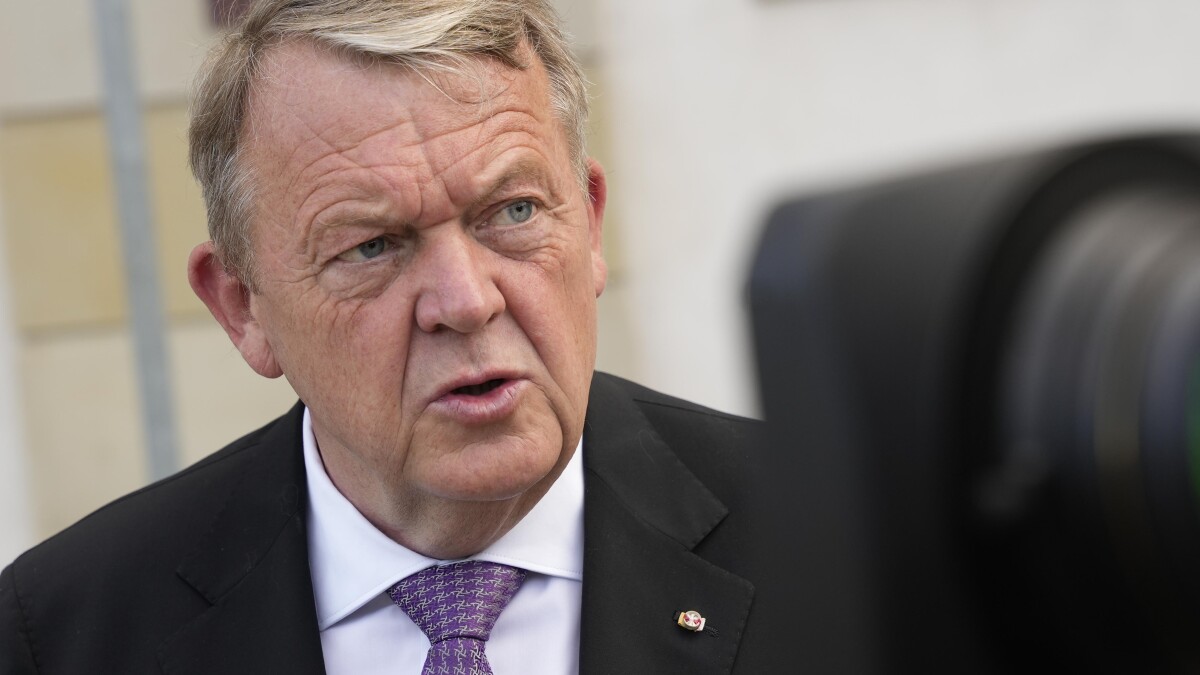 Regeringen vil arbejde på at forhindre koranafbrændinger foran ...