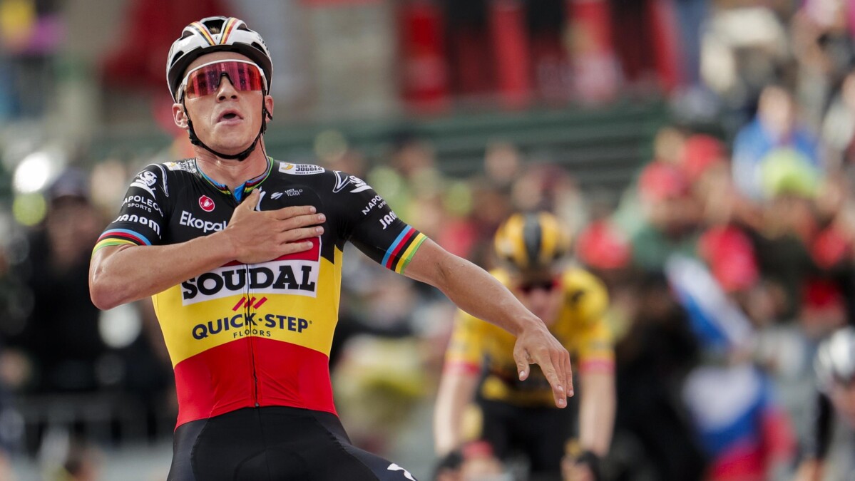 Belgisk etapevinder nåede kun lige at sætte armene på styret igen, før ...