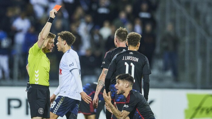 FCK-spiller får rødt kort annulleret | Kort sport | DR