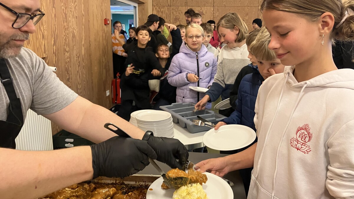 Samsø Skole serverer varm skolemad for 260 kroner om måneden: Så mange ...