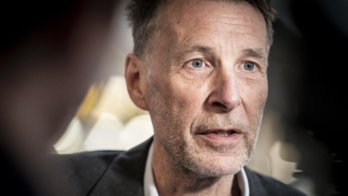 Jon Stephensen freder regeringen - for nu | Politik | DR